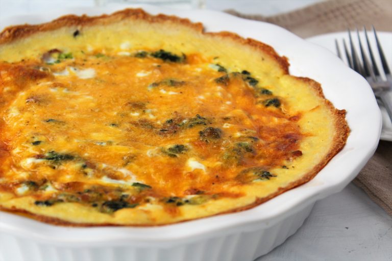 Garlic Mashed Potato Crusted Quiche with Cheddar, Bacon, and Spinach ...