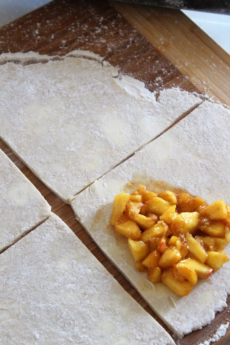 Cinnamon Peach Pie Pockets - Ways to my Heart