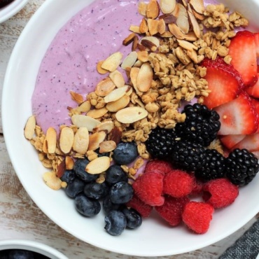 Cottage Cheese Berry Smoothie Bowls - Ways to my Heart
